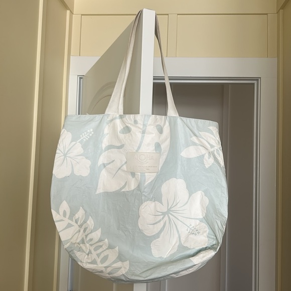ALOHA Collection | Bags | Aloha Collection Waipio Day Tripper Tote Bag ...